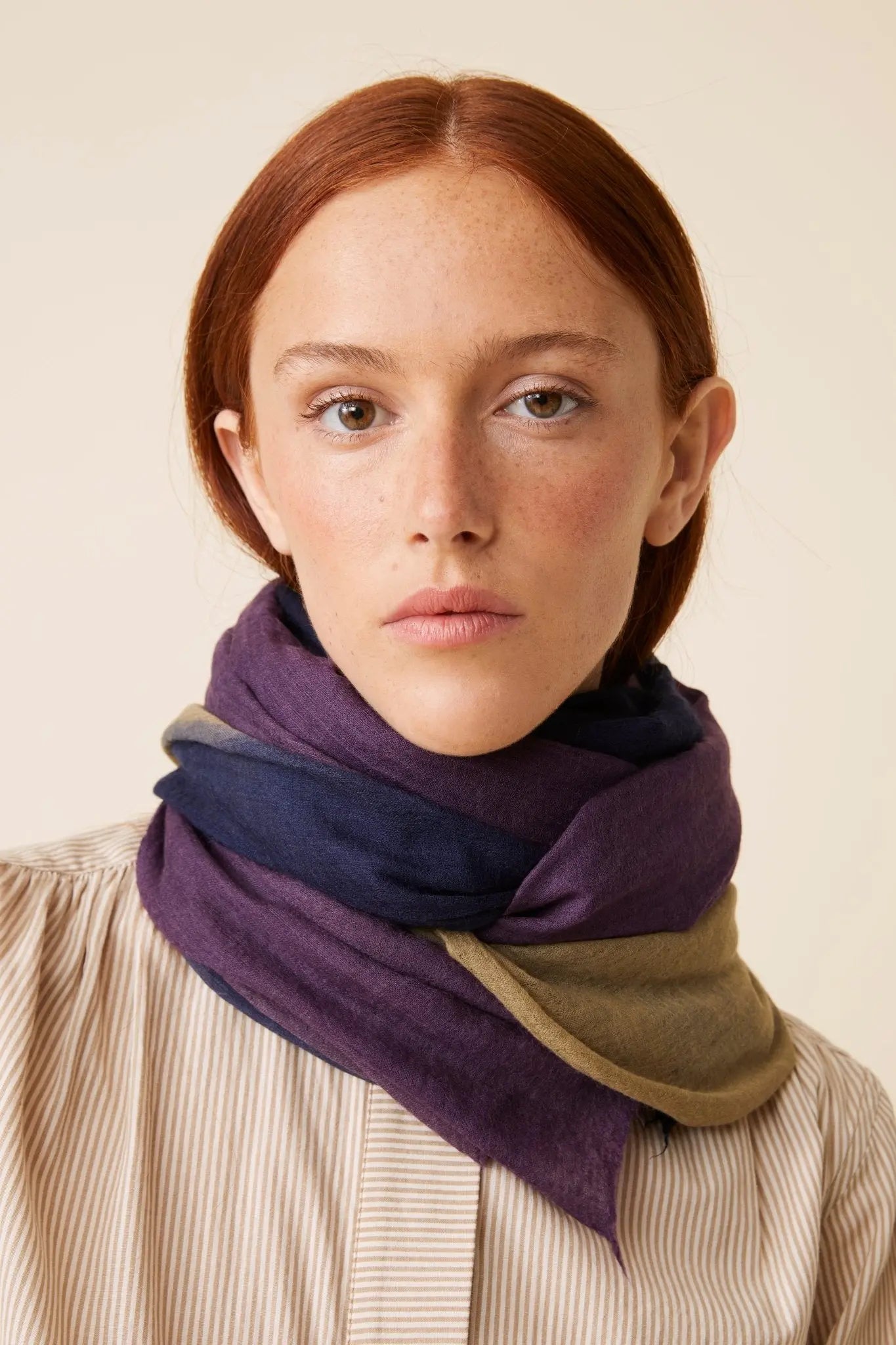 Scarf N 757 Plum